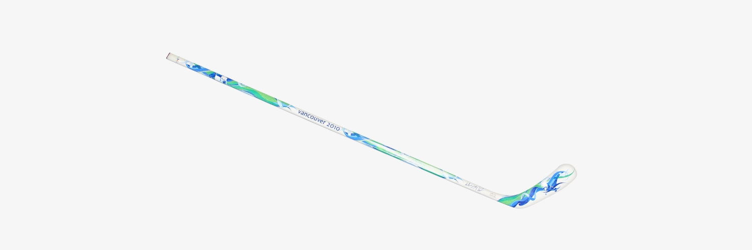 Wayne Gretzky Autographed 2010 Vancouver Olympics Commemorative Hockey ...